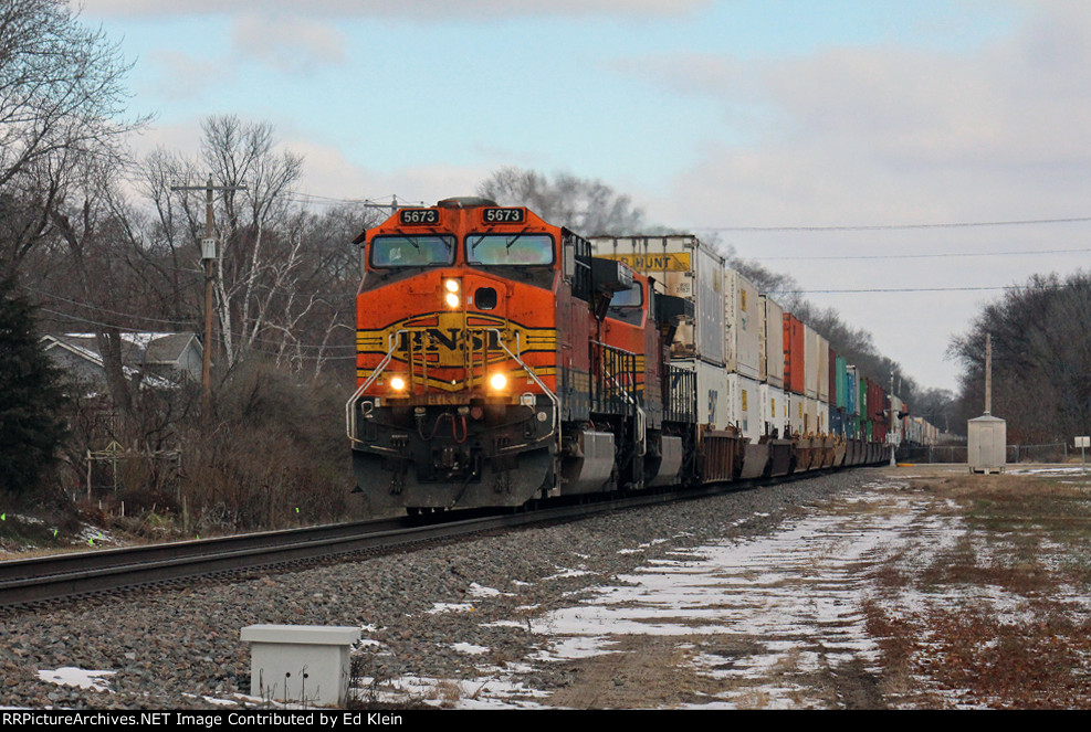 BNSF 5673